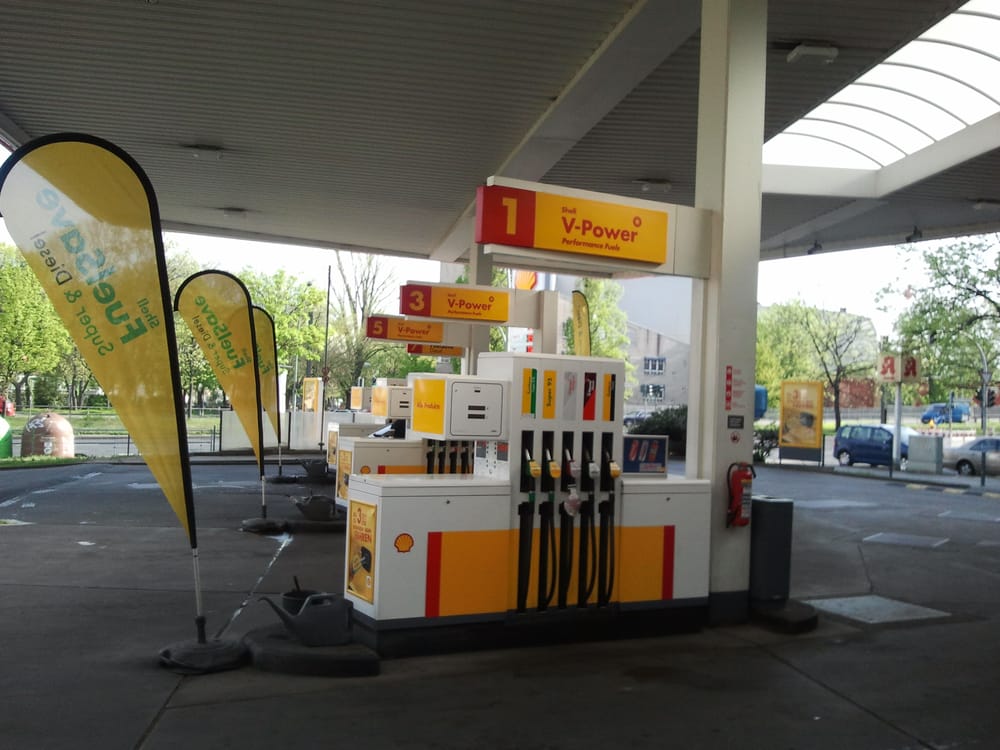 SHELL - Updated March 2024 - Bornholmer Str. 48, Berlin, Germany - Gas ...