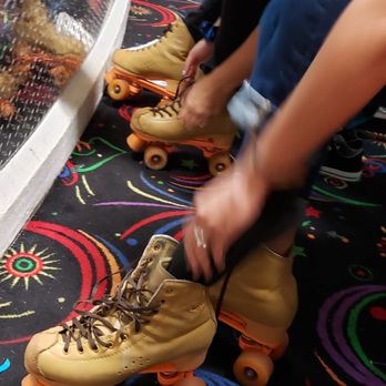 HAYGOOD ROLLER SKATING CENTER - 62 Photos & 58 Reviews - 1036 Ferry ...