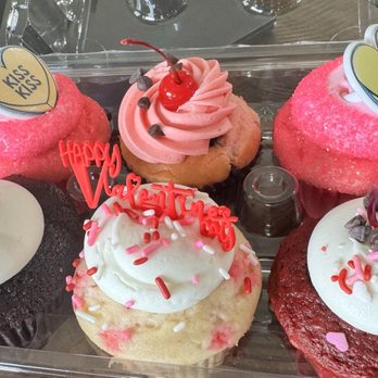 SWEET SURRENDER BAKERY - Updated December 2025 - 584 Photos & 499 ...