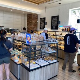 85°C BAKERY CAFE-AUSTIN AIRPORT - Updated October 2025 - 702 Photos ...