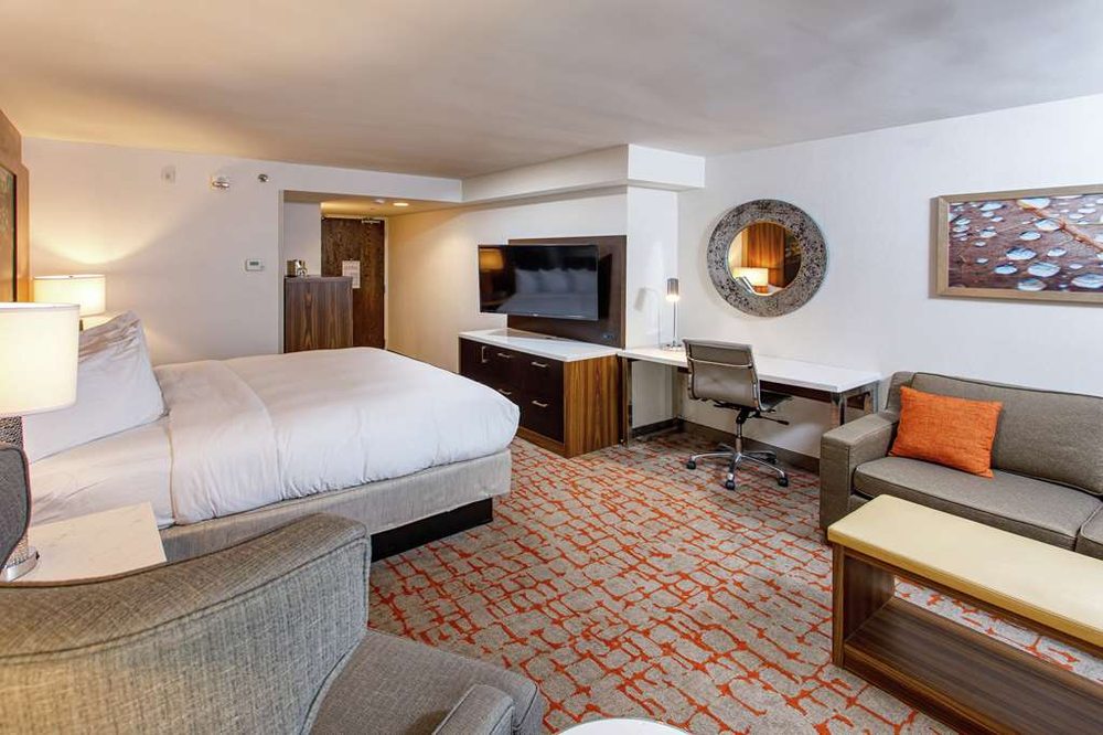 DOUBLETREE BY HILTON APPLETON - Updated September 2024 - 68 Photos & 27 ...