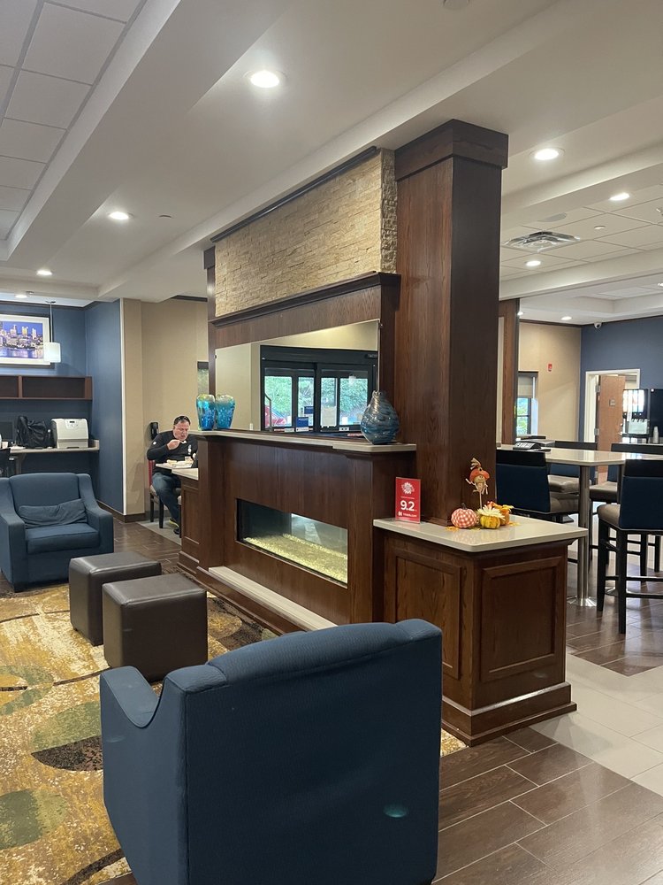 COMFORT INN & SUITES - Updated August 2025 - 33 Photos & 35 Reviews ...