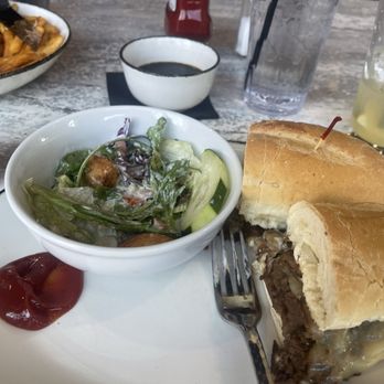 RED ROCK CAFE AND SPORTS BAR - Updated November 2024 - 132 Photos & 84 ...