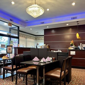 MOON HOUSE CHINESE CUISINE - Updated July 2024 - 1311 Photos & 1347 ...