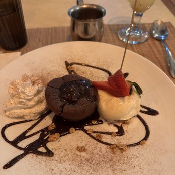 CHATEAU ROUGE - Updated December 2025 - 54 Photos & 22 Reviews - 2108 ...