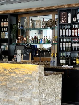 DEMOS - Updated November 2025 - 134 Photos & 205 Reviews - 64 Mt Auburn ...