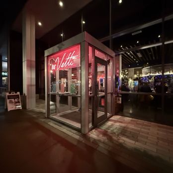 BAR VETTI - Updated May 2025 - 768 Photos & 353 Reviews - 727 E Market ...