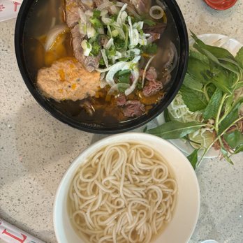 HUE KITCHEN - Updated June 2024 - 313 Photos & 109 Reviews - 413 N ...