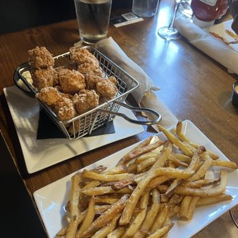 THE VANGUARD BREWPUB & DISTILLERY - Updated April 2025 - 377 Photos ...