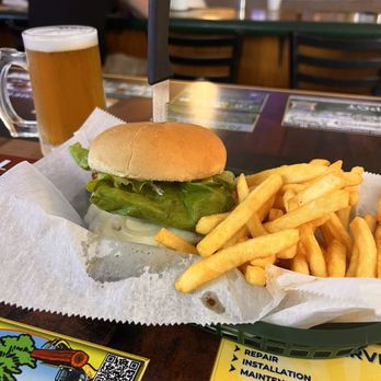 FAULL INN - Updated December 2025 - 29 Photos & 90 Reviews - 2670 ...