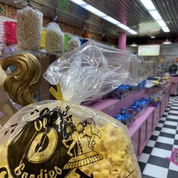 CAROUSEL CANDYLAND - Updated October 2024 - 285 Photos & 144 Reviews ...