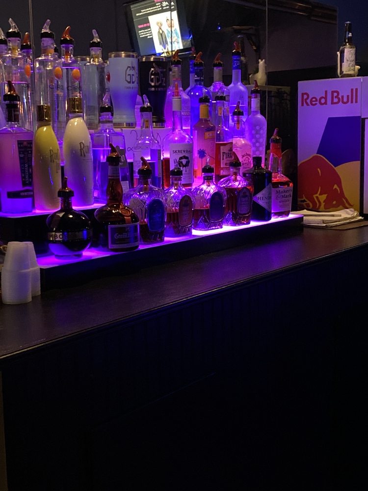 GG’Z FOOD & SPIRITS - Updated July 2025 - 11 Photos - 645 SE Main St ...