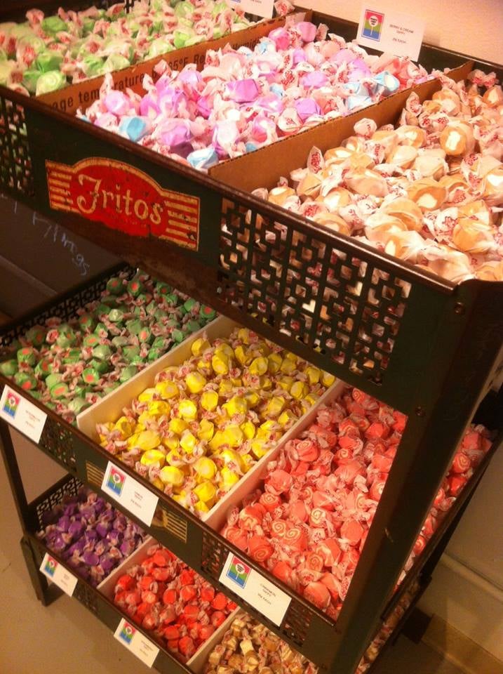 HEIGHTS CANDY BAR - CLOSED - Updated December 2024 - 23 Photos - 833 ...