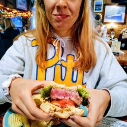 PORTSIDE INN - Updated October 2025 - 144 Photos & 198 Reviews - 239 W ...