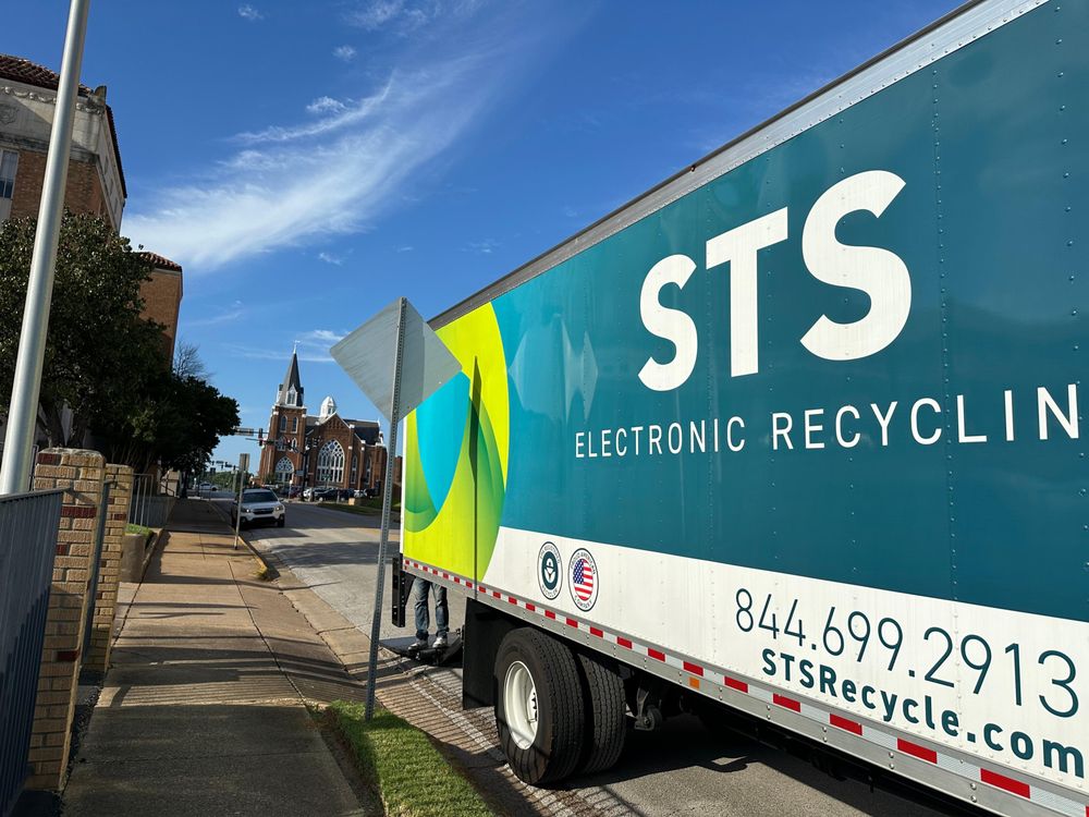 STS ELECTRONIC RECYCLING - Updated March 2025 - 10 Photos - 801 E Douglas Ave, Wichita, Kansas ...