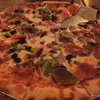 GEORGIO’S II FAMOUS PIZZA - Updated June 2025 - 29 Photos & 69 Reviews ...