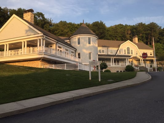 COLD SPRING HARBOR LIBRARY - Updated December 2025 - 17 Photos & 13 ...