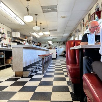 DIMPLES DINER - Updated June 2024 - 175 Photos & 196 Reviews - 1823 E ...