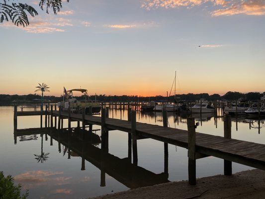 ICE HOUSE - 22 Photos & 14 Reviews - 119 Monroe Bay Ave, Colonial Beach ...