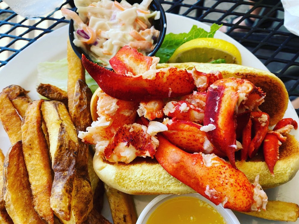 SAMMYS - Updated July 2024 - 37 Photos & 114 Reviews - 448 W Lake Dr ...