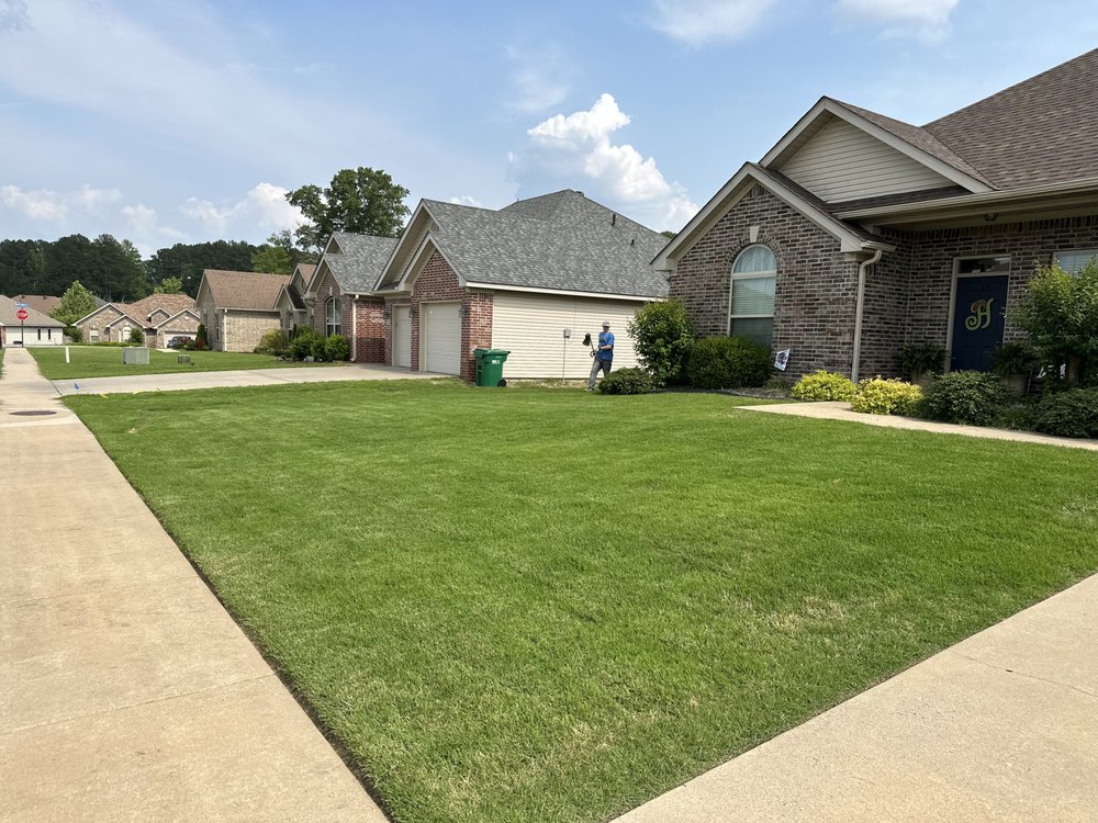 GRASS GURUS - Updated May 2024 - 11 Photos - Bryant, Arkansas - Lawn Services - Phone Number - Yelp