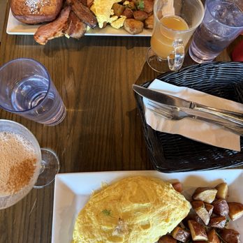 CAFÉ LUNA - Updated March 2025 - 2208 Photos & 1837 Reviews - 612 Main ...