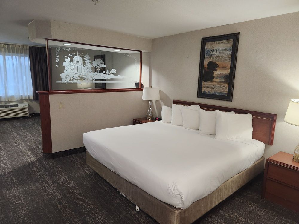 SHILO INNS SALEM - Updated December 2025 - 102 Photos & 88 Reviews ...