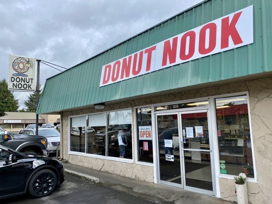 DONUT NOOK - Updated March 2025 - 106 Photos & 200 Reviews - 4403 NE St ...