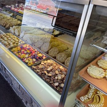 SPRING HILL PASTRY SHOP - Updated December 2025 - 44 Photos & 96 ...