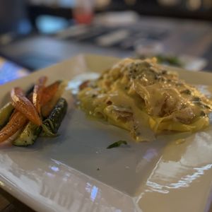 THE WOLF DEN BAR AND GRILL - Updated May 2025 - 73 Photos & 21 Reviews ...