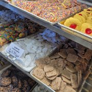 HELFER’S PASTRIES & DELI CAFE - 47 Photos & 41 Reviews - 380 Saint ...