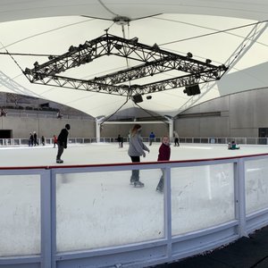 NORTHLAND ROLLADIUM SKATE CENTER 【22 Photos & 11 Reviews】 1020 Kent St ...