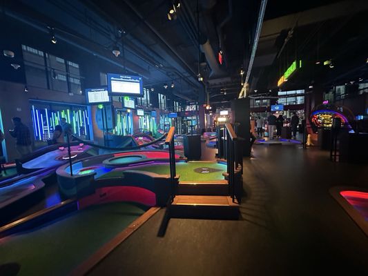 PUTTSHACK - MINNEAPOLIS - Updated October 2025 - 700 N 3rd St, Minneapolis, Minnesota - Mini ...