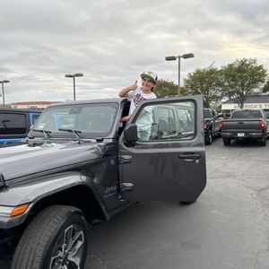 AUTOZONE AUTO PARTS - Updated December 2025 - 26 Reviews - 501 E Los ...