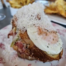 BON DELIRE - Updated February 2025 - 195 Photos & 67 Reviews - Pier 3 ...