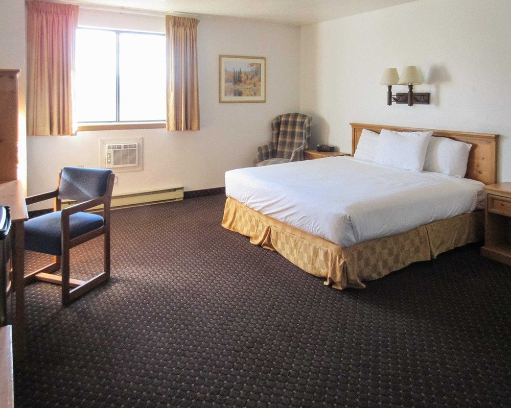 RODEWAY INN - Updated October 2025 - 11 Photos - 805 Wheat Drive ...