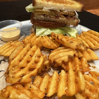 STACK 571 BURGER & WHISKEY BAR - Updated August 2025 - 275 Photos & 237 ...