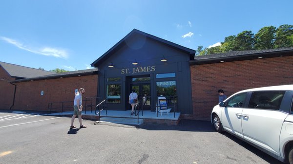 ST JAMES DELI & SPIRITS - Updated August 2025 - 37 Photos & 81 Reviews ...