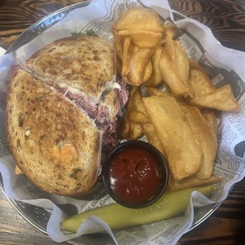 UNCOMMON GRILL - Updated December 2025 - 429 Photos & 364 Reviews - 777 ...