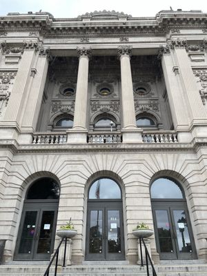 MILWAUKEE PUBLIC LIBRARY - Updated October 2025 - 140 Photos & 33 ...