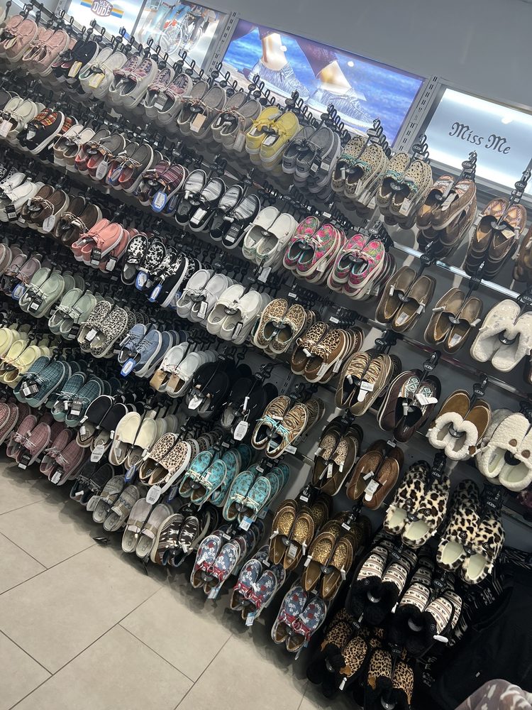 KNOCKOUT WEAR - Updated July 2025 - 7400 San Pedro Ave, San Antonio ...