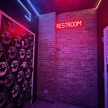 THREE LIVES - Updated October 2025 - 231 Photos & 77 Reviews - 316 S ...