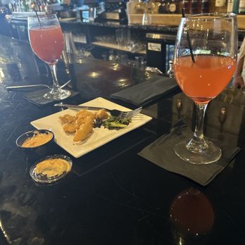 PARALLEL LOUNGE - Updated October 2025 - 21 Photos - 5180 Wilson Mills ...