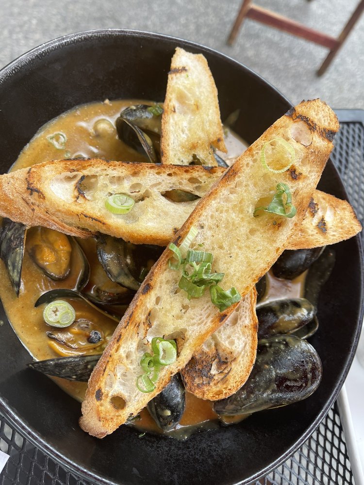 WILDE BAR & RESTAURANT - 528 Photos & 1293 Reviews - 3130 N Broadway St ...