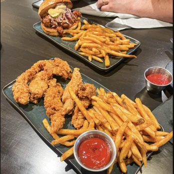 SOUTHERN SOCIAL - Updated July 2025 - 205 Photos & 134 Reviews - 1424 ...