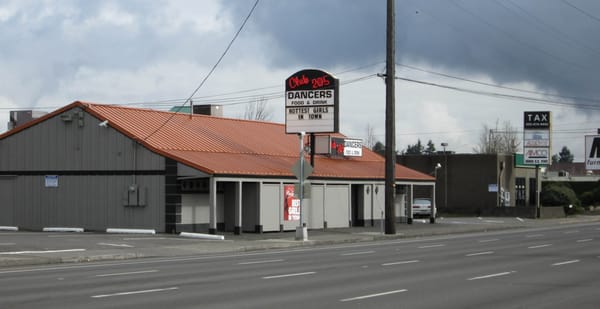 CLUB 205 - Updated December 2025 - 14 Photos & 99 Reviews - 9939 SE ...