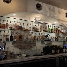 ROMAN WOLVES - Updated October 2025 - 1128 Photos & 553 Reviews - 1980 ...