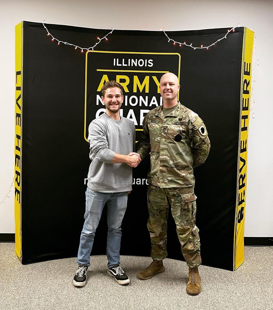 ILLINOIS ARMY NATIONAL GUARD RECRUITING - CRYSTAL LAKE - 17 Photos ...