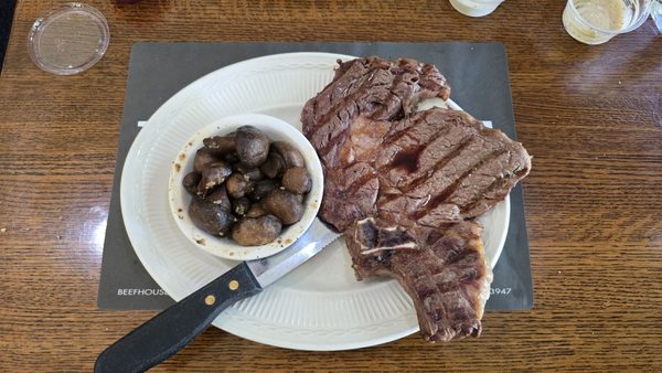 THE BEEF HOUSE RESTAURANT & DINNER THEATRE - Updated December 2025 ...