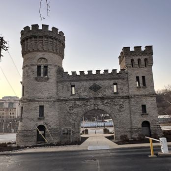 ELSINORE CASTLE - Updated December 2025 - 13 Photos - Gilbert Ave ...